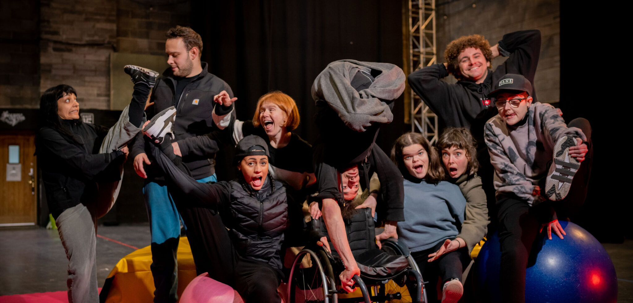 Waldo's Circus of Magic & Terror - Extraordinary Bodies